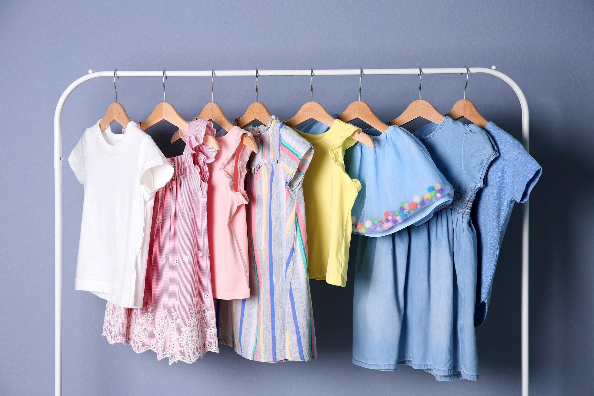Does Hypochlorous Acid Bleach Clothes? Let’s Talk About It – Honeydew Labs