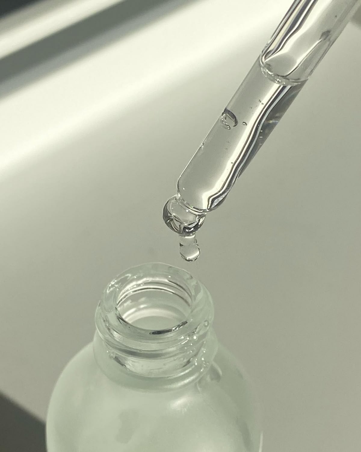How Hypochlorous Acid Works Differently from Other Acids – Honeydew Labs